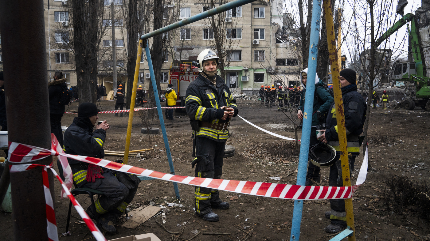 Dnipro attack: At least 40 are now dead, as rescue efforts grow more ...