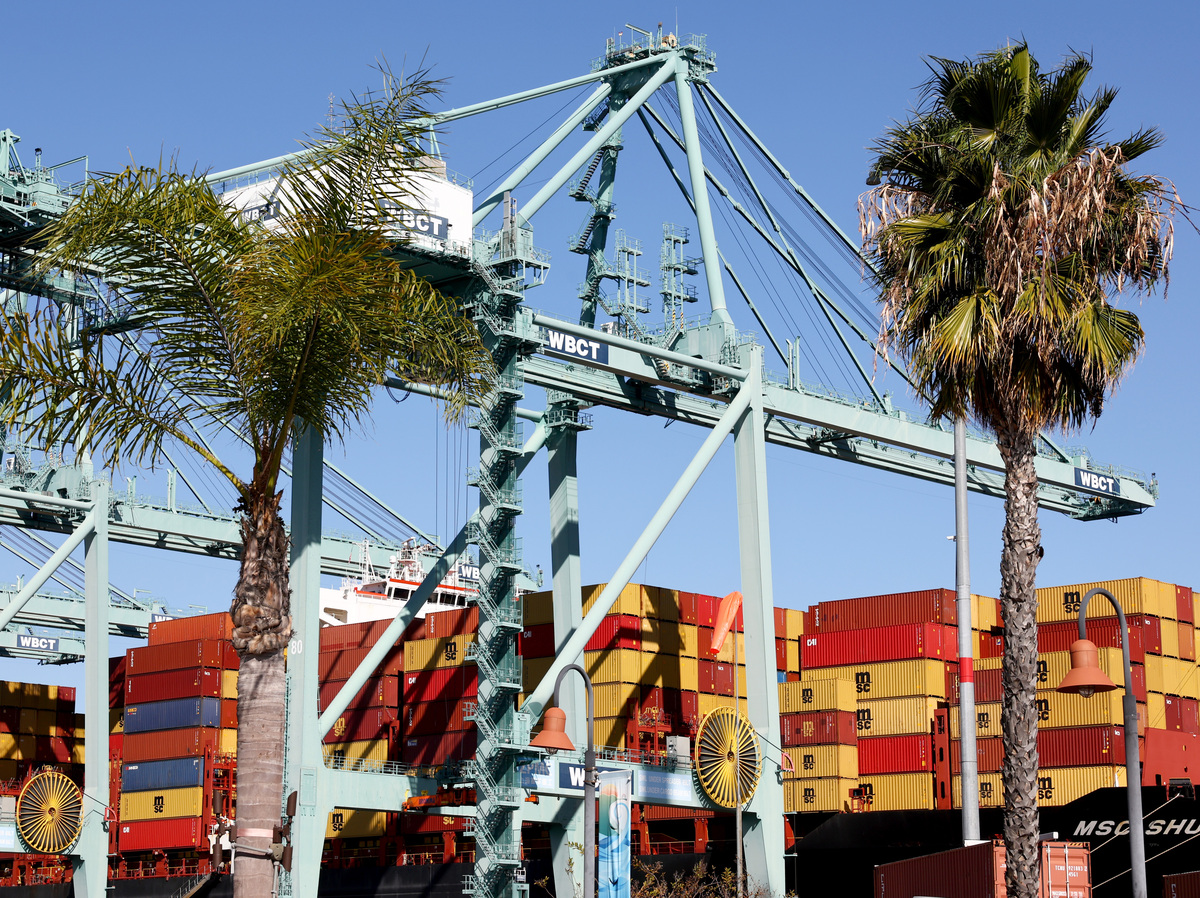 The current state of commercial shipping : The Indicator from Planet ...