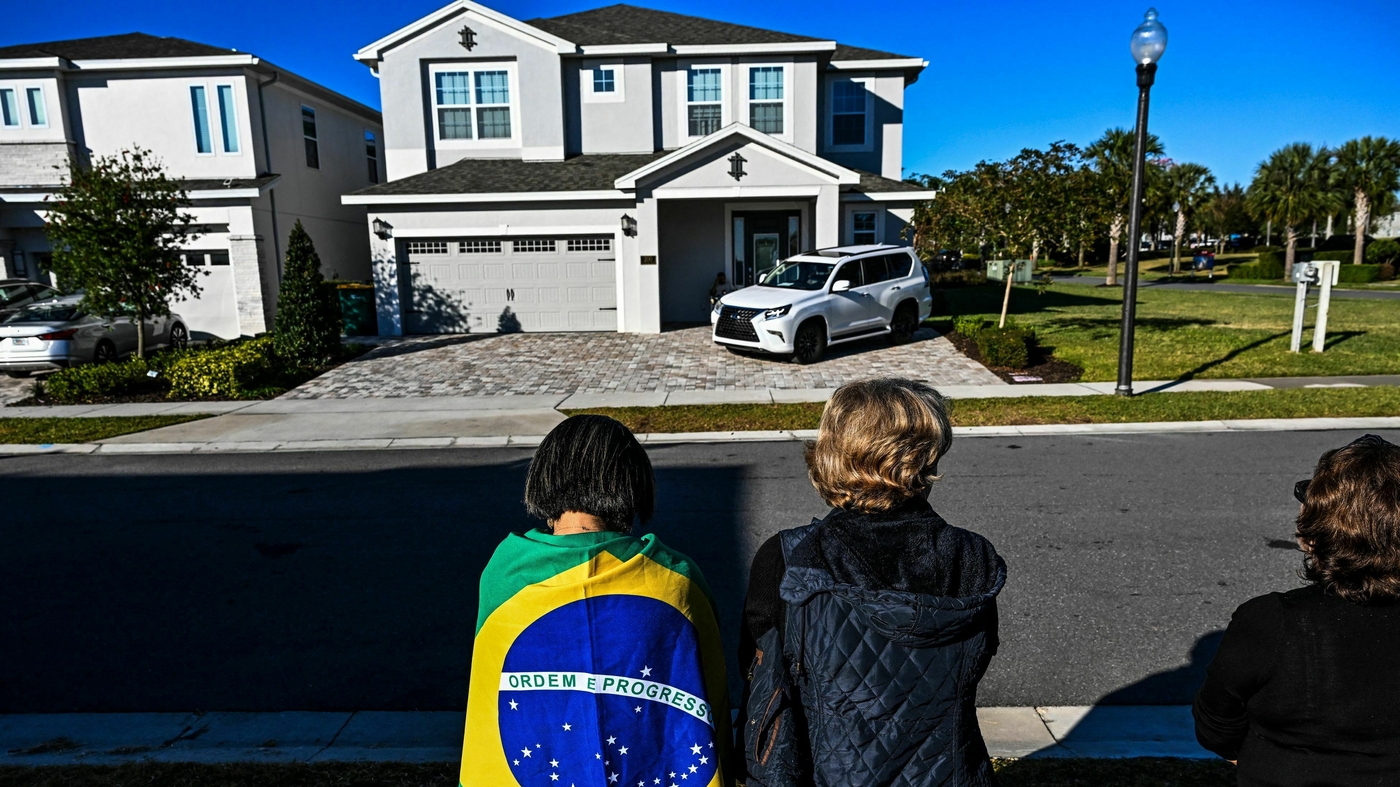 Brazil's former president Bolsonaro wants to stay in Florida on tourist ...