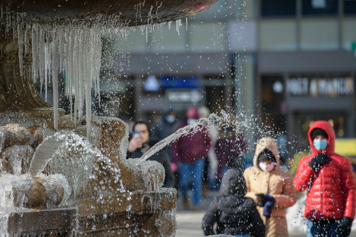 How to stay safe as it gets really cold in the northern U.S. : NPR