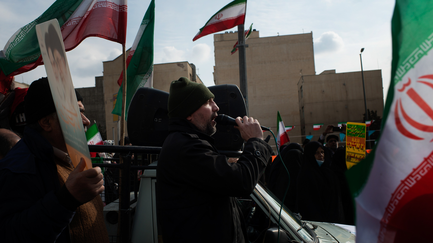 Fireworks and 'Death to the dictator': Iranians mark the Revolution, 44 ...