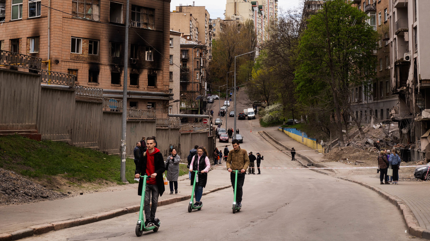 Ukraine one year after Russian invasion, photographing life during ...