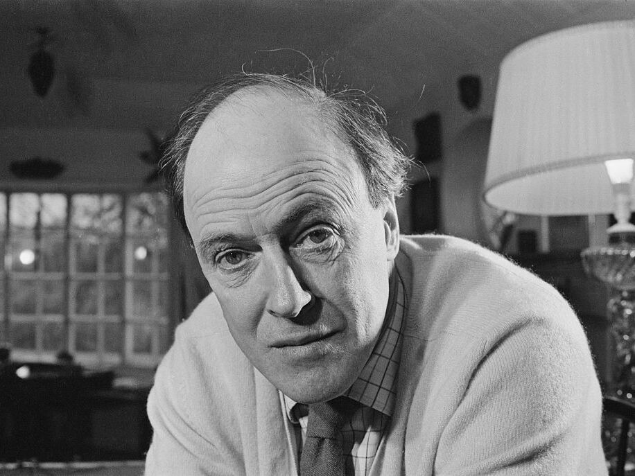 Roald Dahl's publisher responds to backlash by keeping 'classic' texts ...
