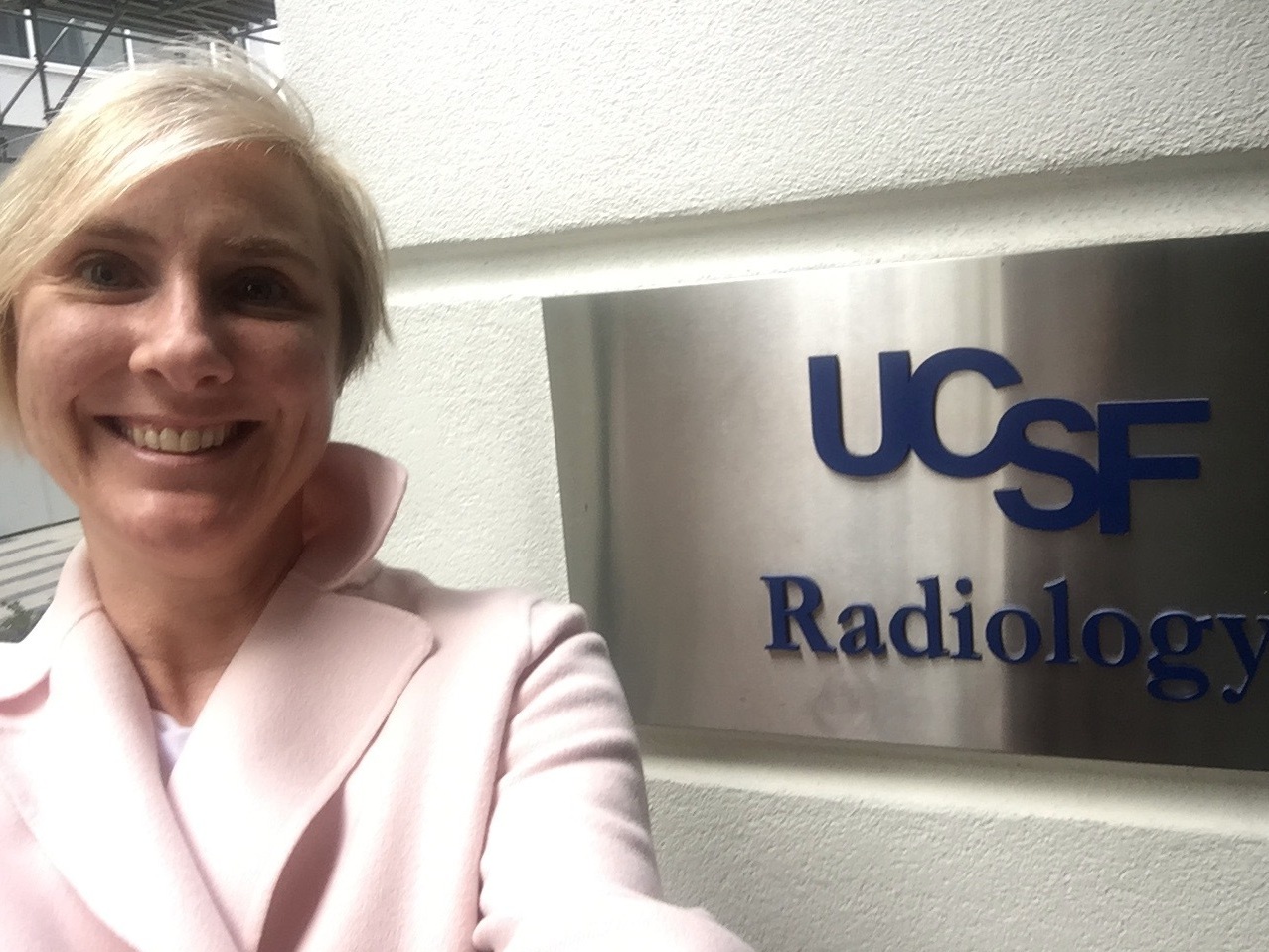 An X-ray tech made Laura feel beautiful as she struggled with hair loss ...