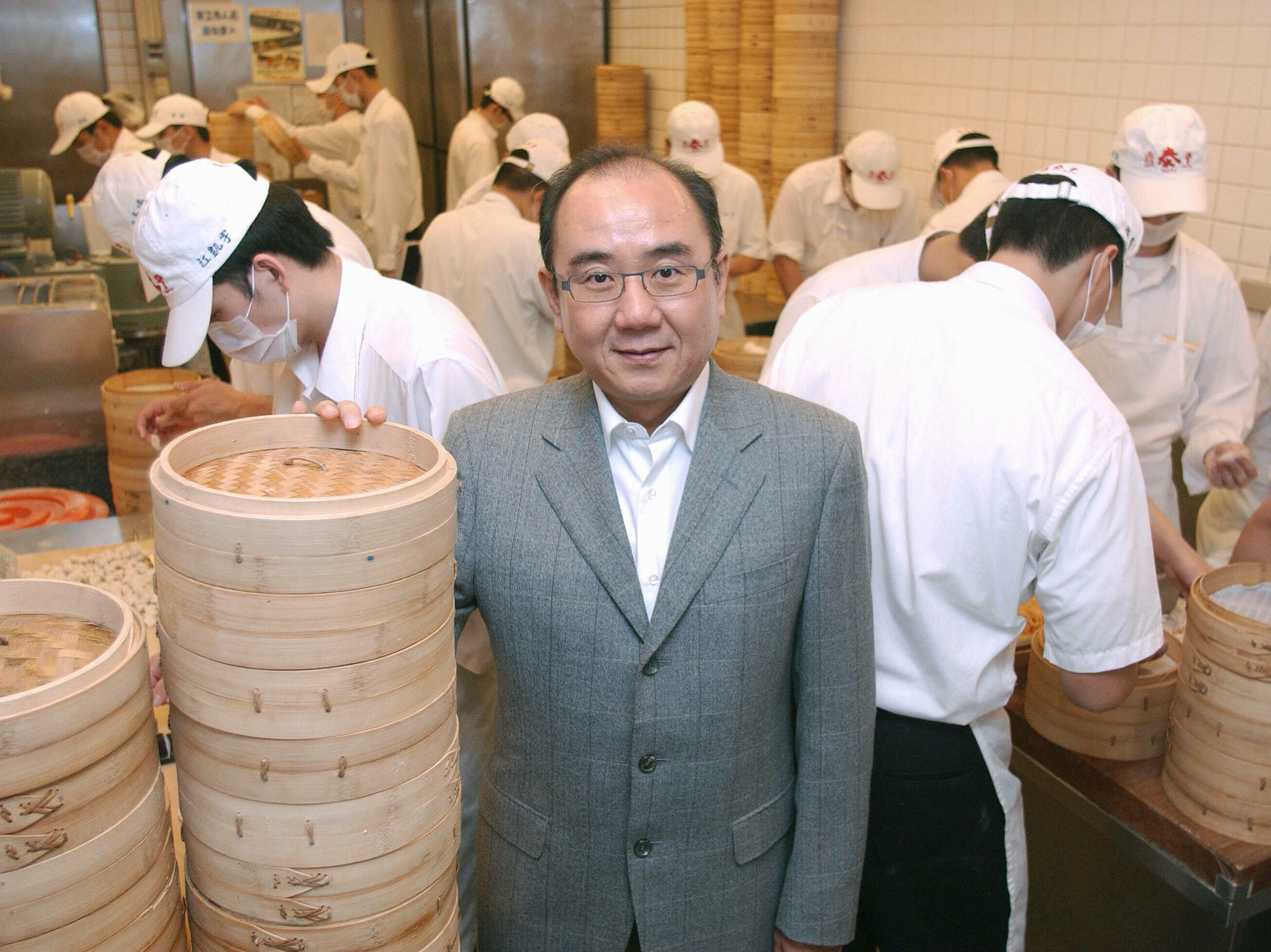 Yang Bing-Yi, patriarch of Taiwan's soup dumpling empire, has died ...