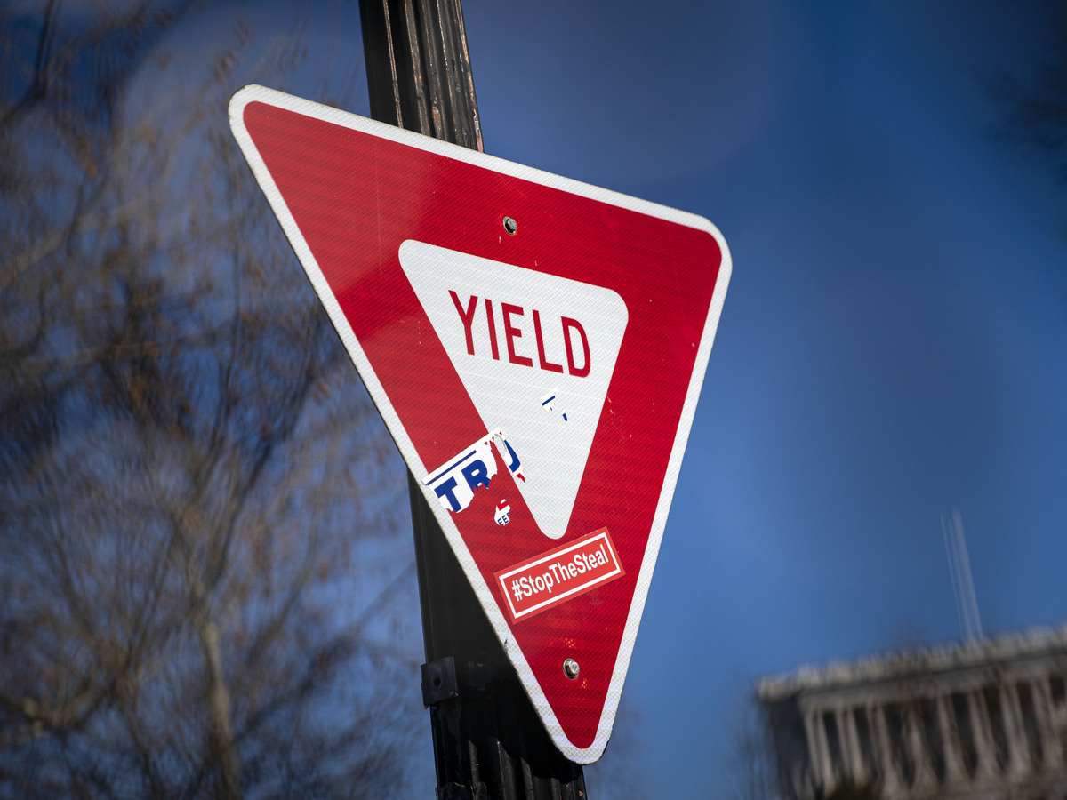 The inverted yield curve is screaming RECESSION : The Indicator from ...