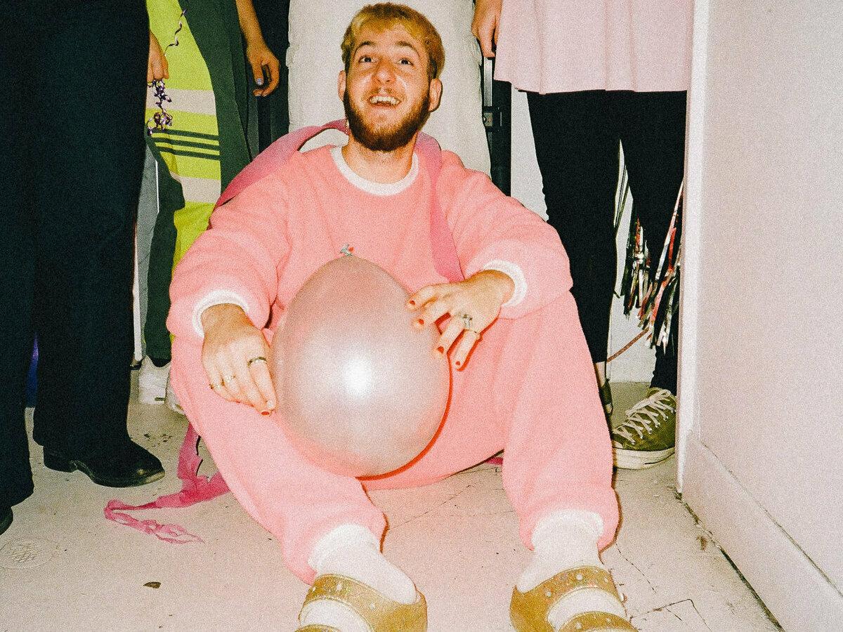 Super Plage (feat. Virginie B & Meggie Lennon), '+1' | NCPR News