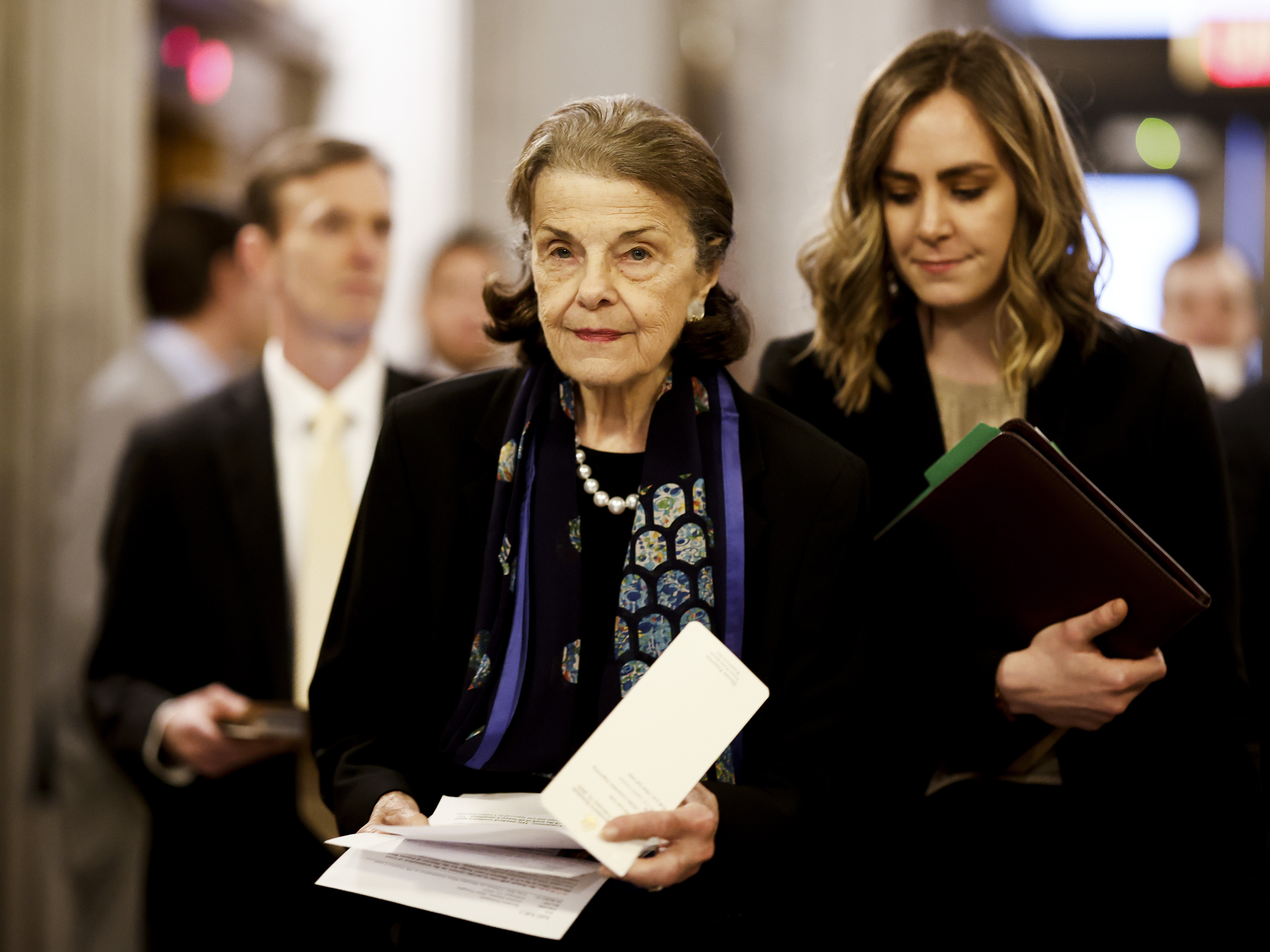 Feinstein asks to be temporarily replaced on Judiciary Committee amid ...