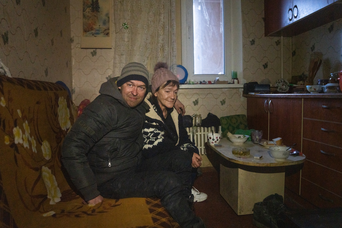 Ukraine widower determined to fix up bombed home he shared with his ...