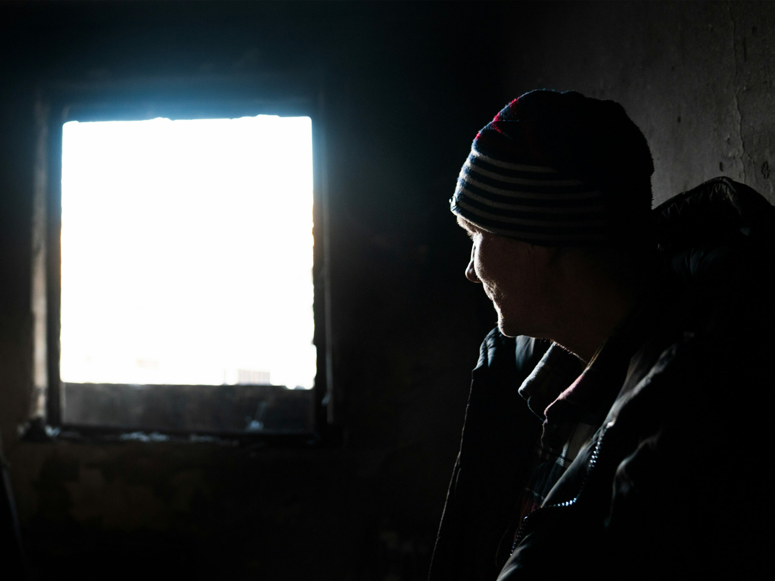 This Ukrainian widower's superpower is repairing the home he shared ...