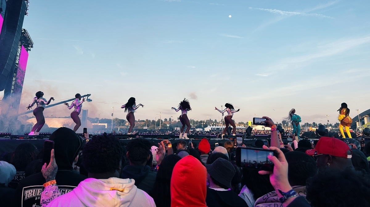 How Coachella and music festivals create community : NPR