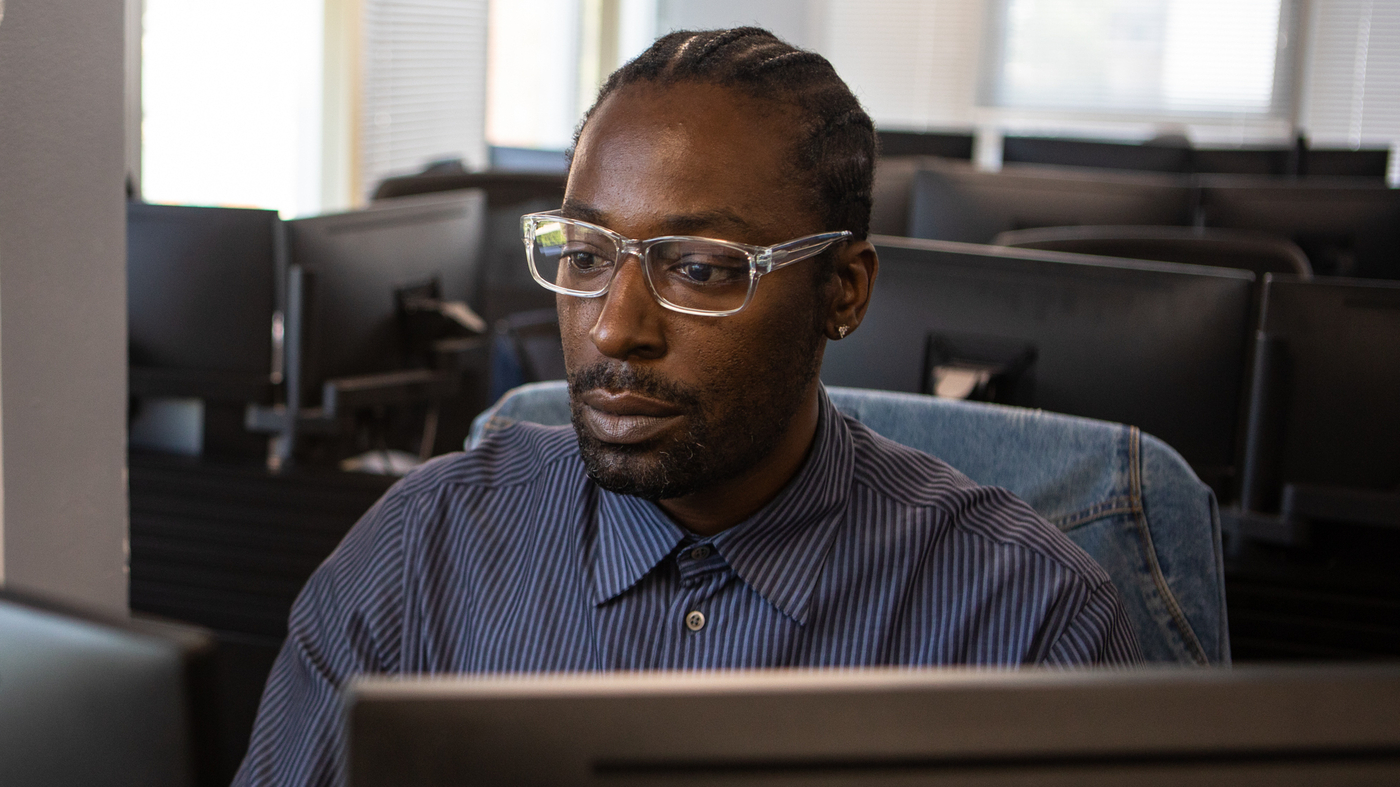 Despite big tech's mass layoffs, job openings in IT are plentiful : NPR