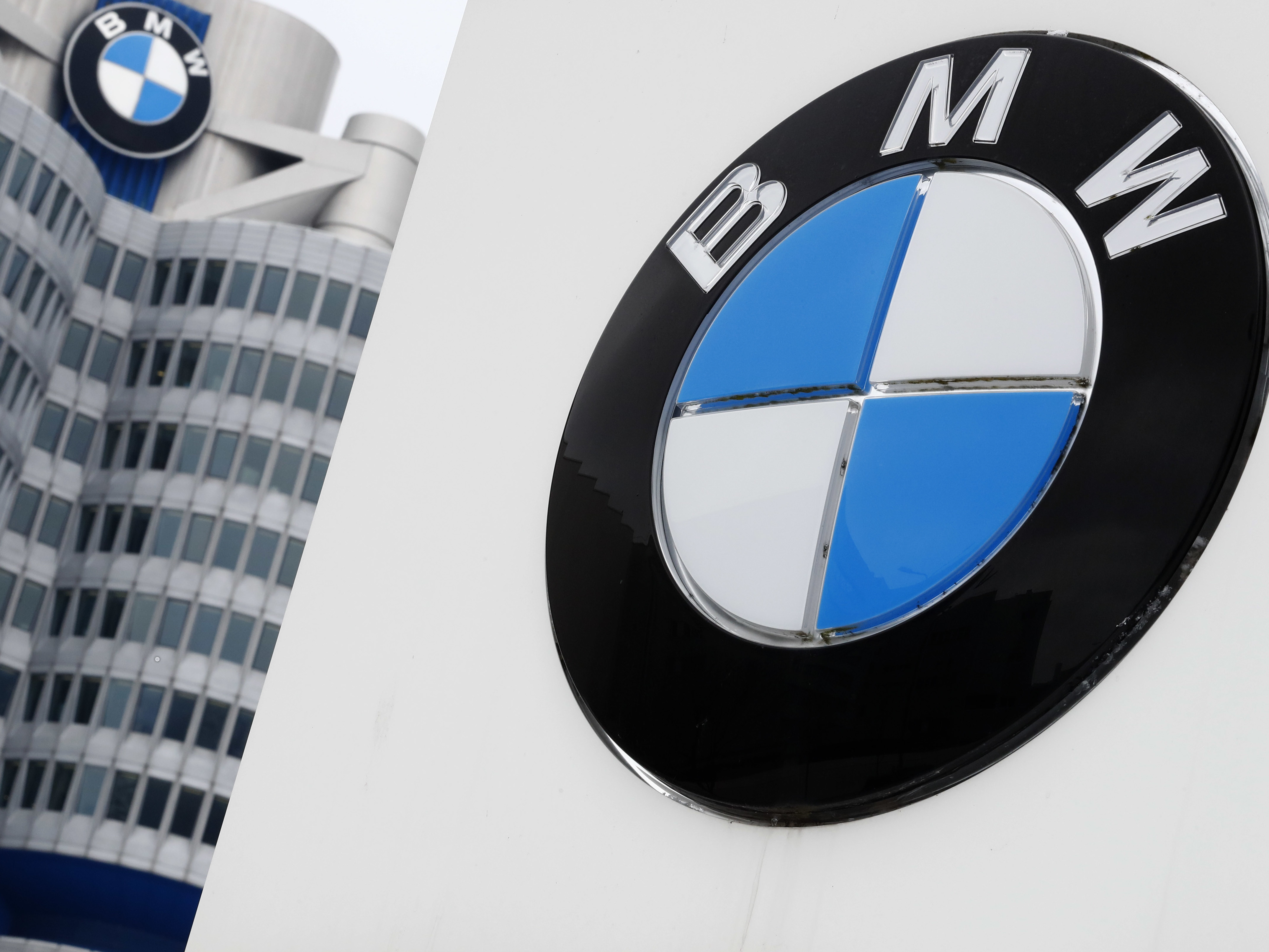 BMW warns that older models are too dangerous to drive due to airbag ...
