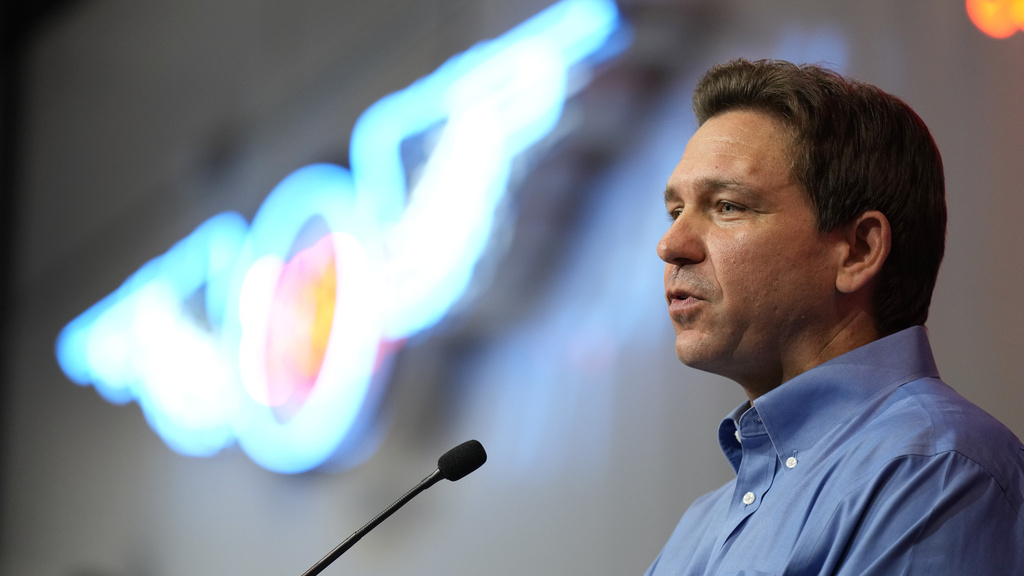 The new Twitter account tracks Florida Gov. Ron DeSantis' air travel : NPR