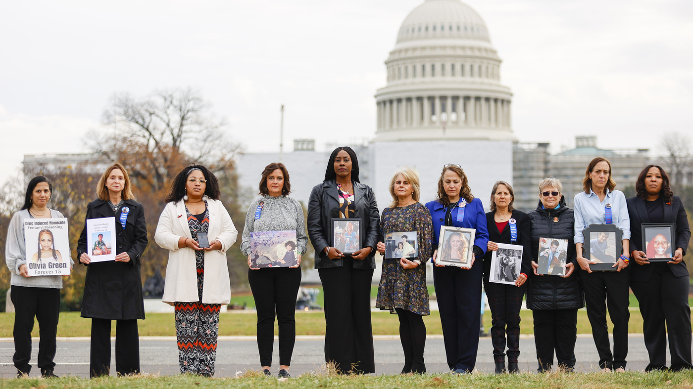 One mom takes on YouTube over a deadly social media blackout challenge ...