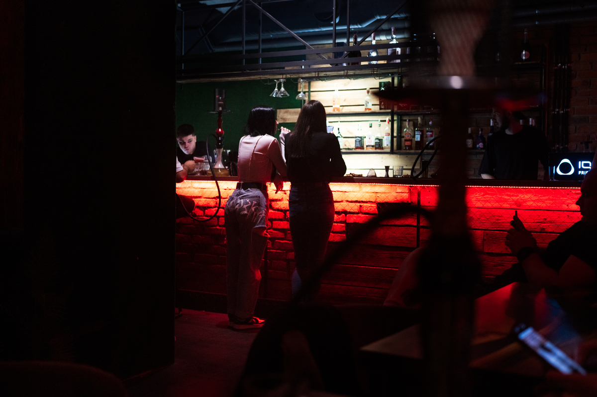 Ukrainians dance the night away at a club to release tension from ...