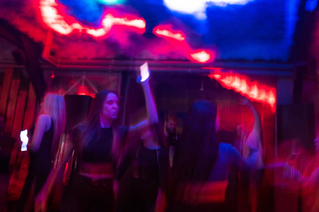 Ukrainians dance the night away at a club to release tension from ...
