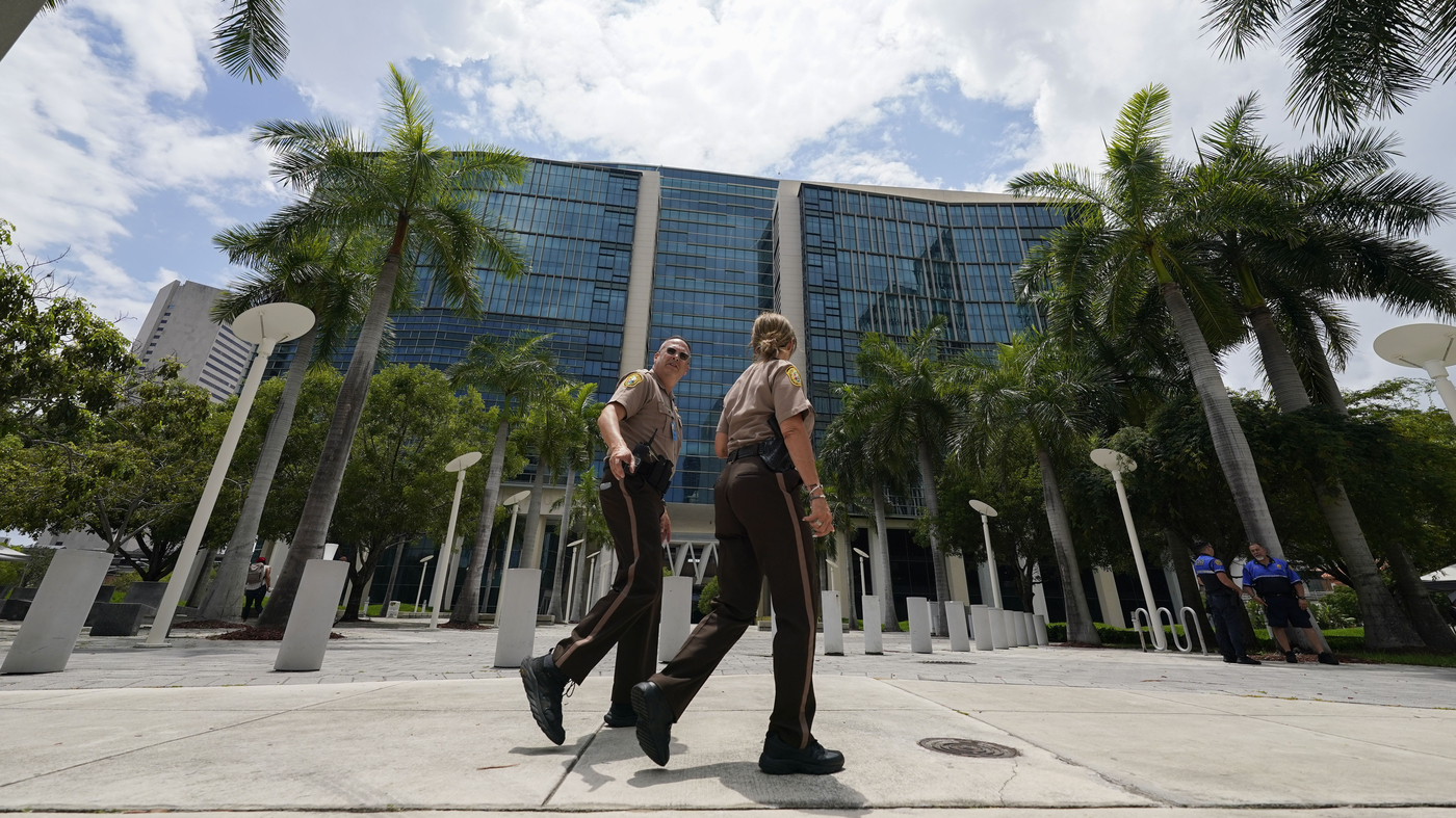 The far right may stay away from the Miami courthouse for Trump's ...