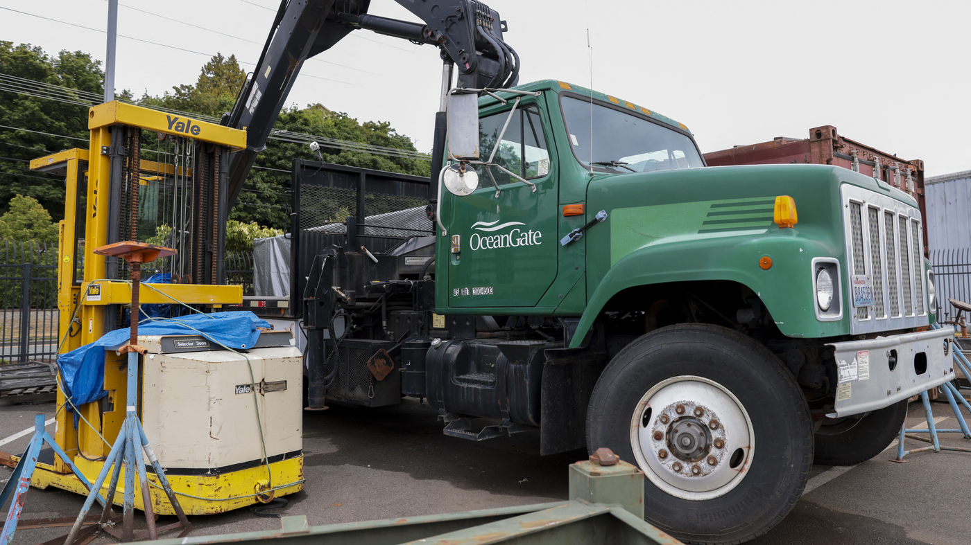 Missing titanic sub updates: Rescuers race to find Titan after ...