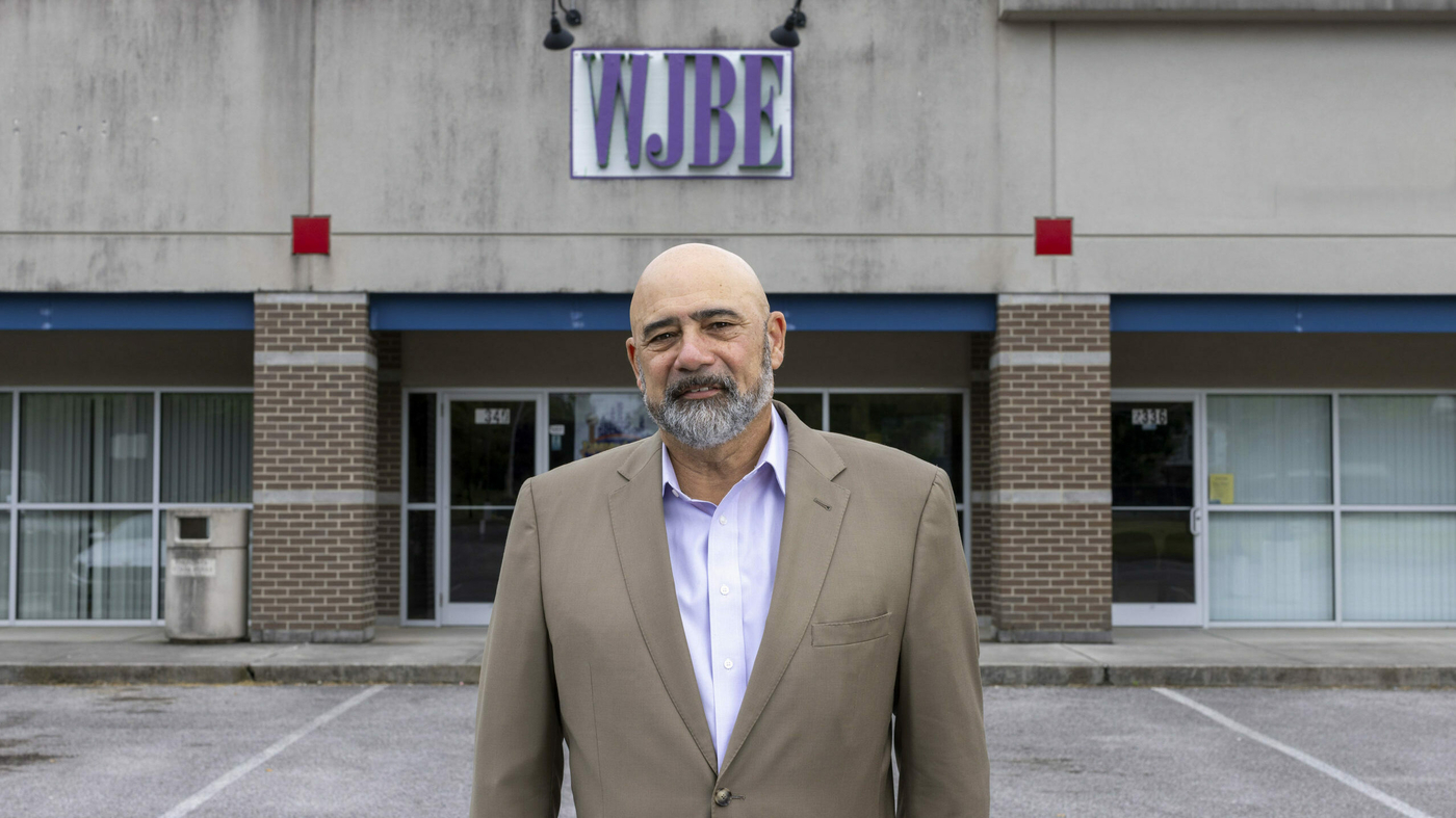 FCC may strip license of Knoxville's Black-owned radio station : NPR