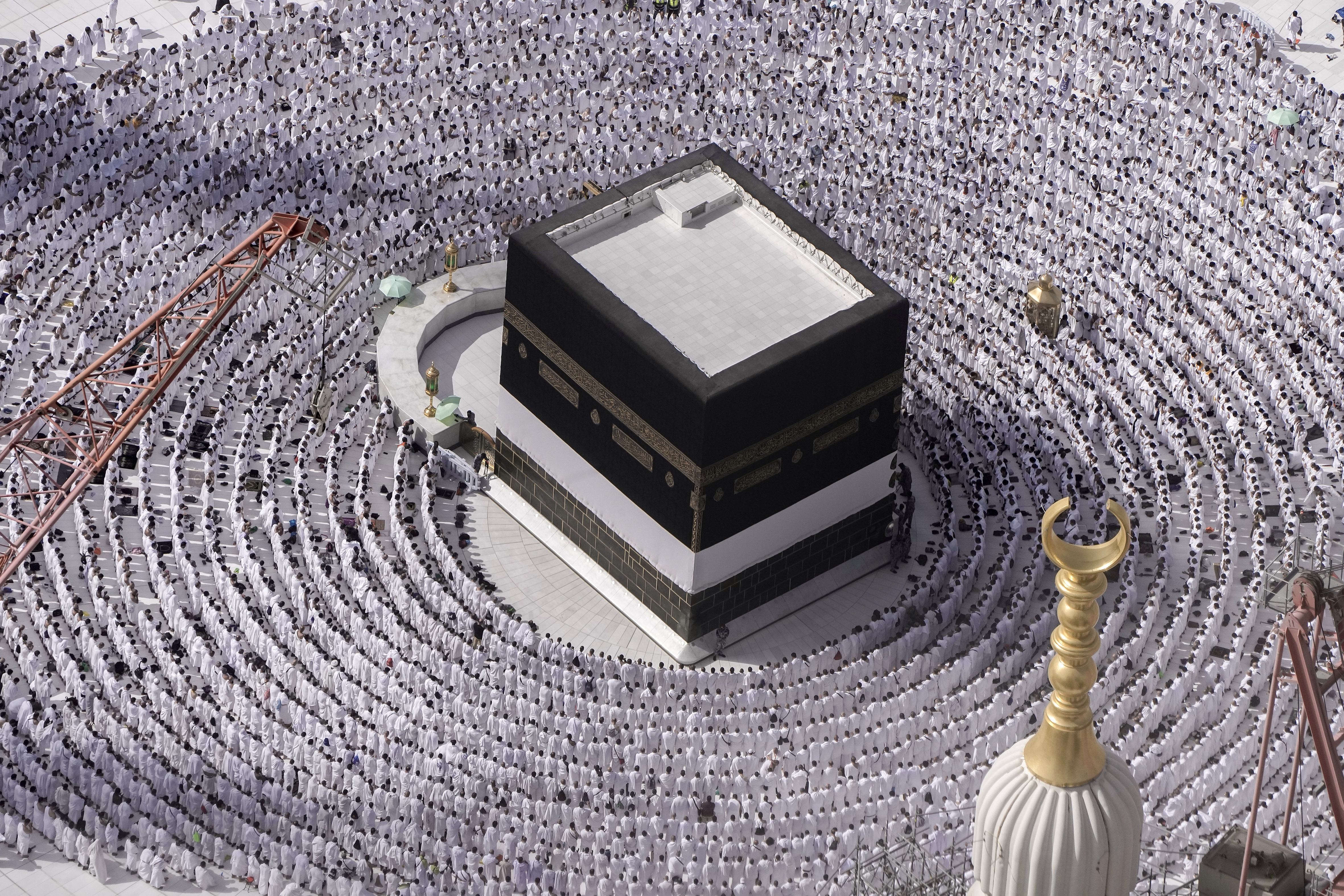 Standing Where Prophet Muhammad Gave His Final Sermon 2 Million Standing Where Prophet Muhammad Gave His Final Sermon 2 Million