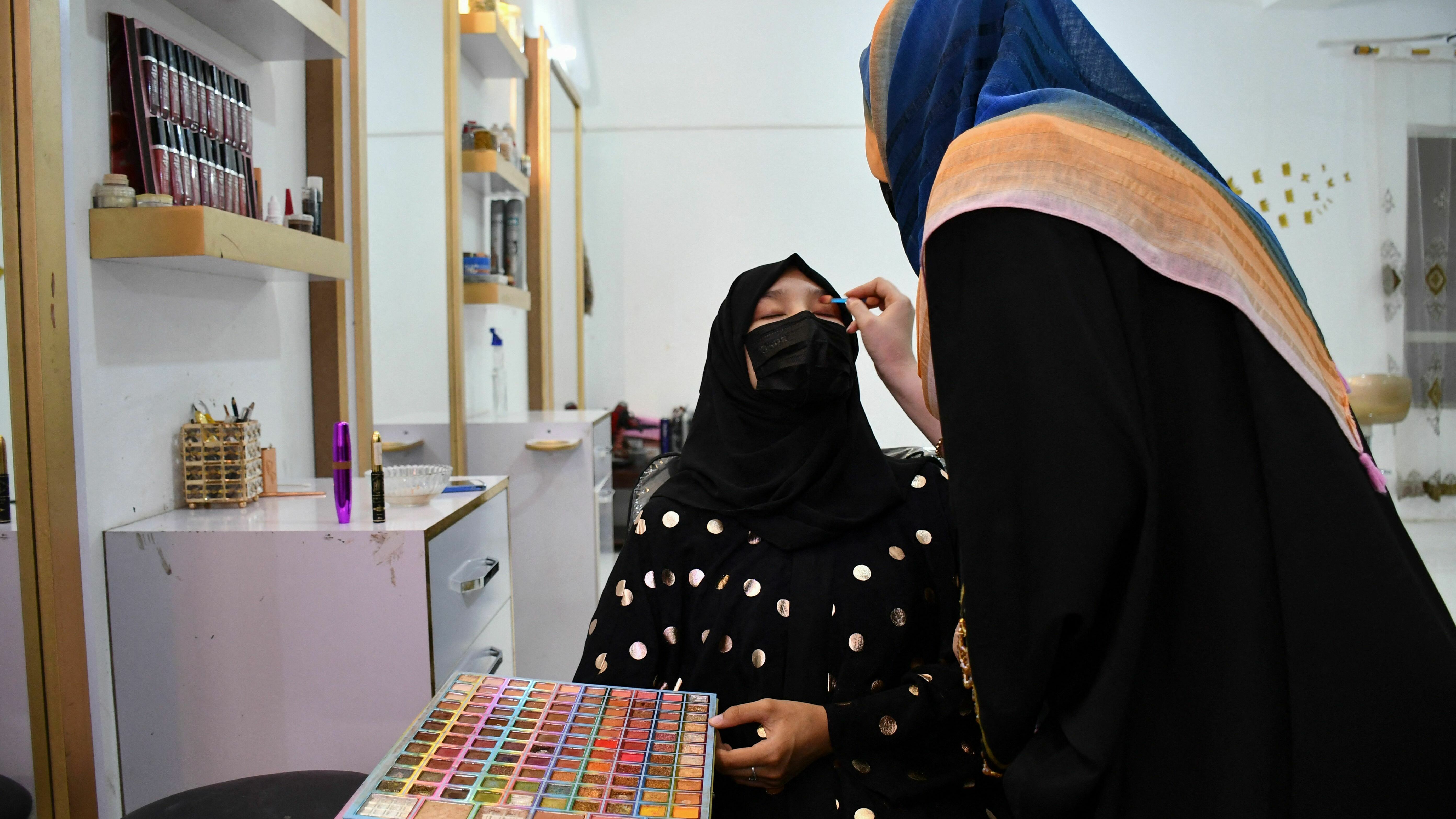 Inside Kabul's beauty salons: One of the last places women can gather ...