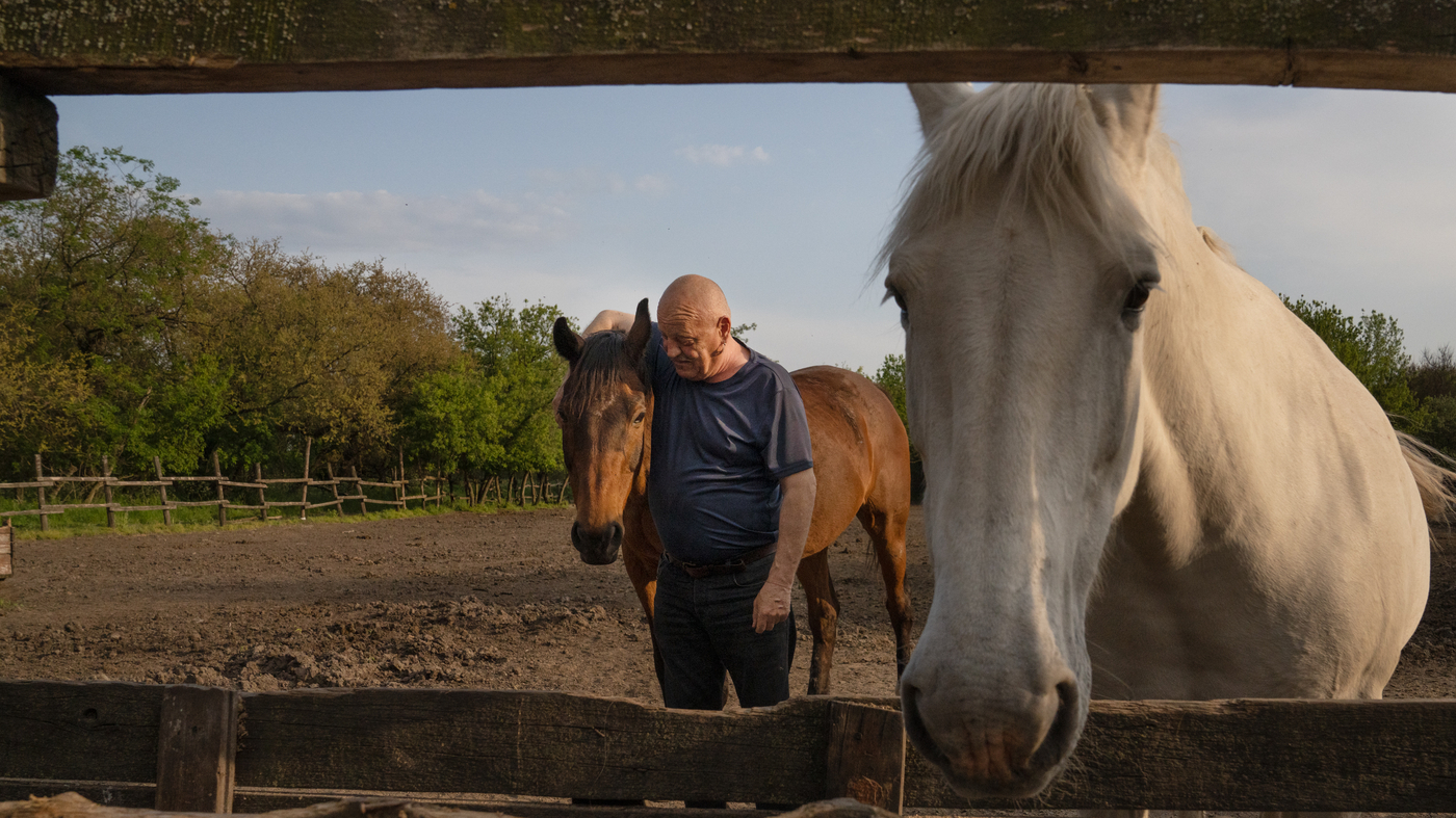 Ukraine's Zaporizhzhian Cossacks maintain traditional warrior ...