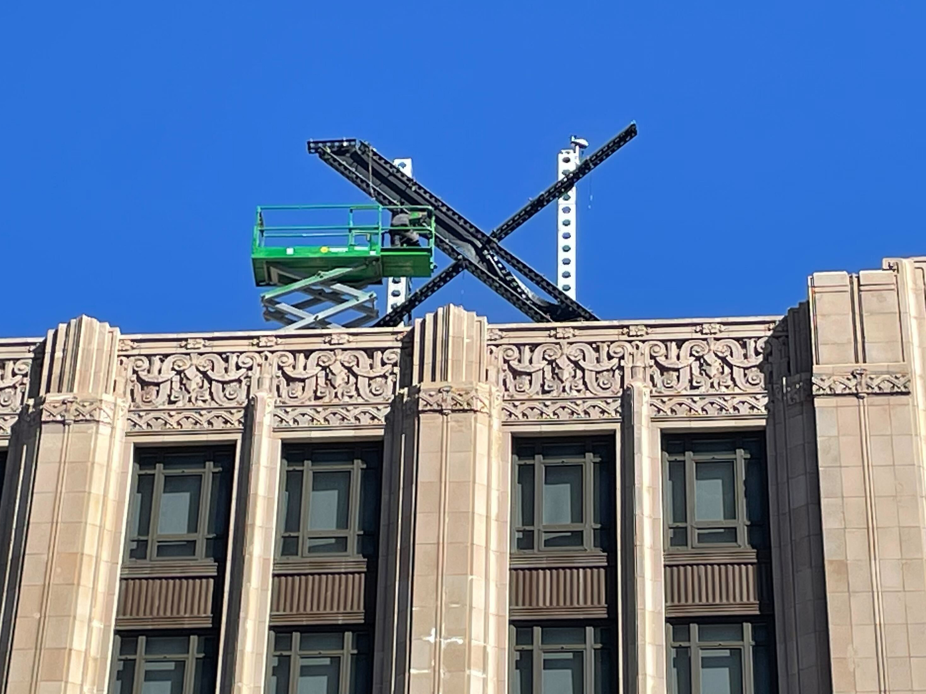 'X' logo installed atop Twitter building, spurring San Francisco to ...