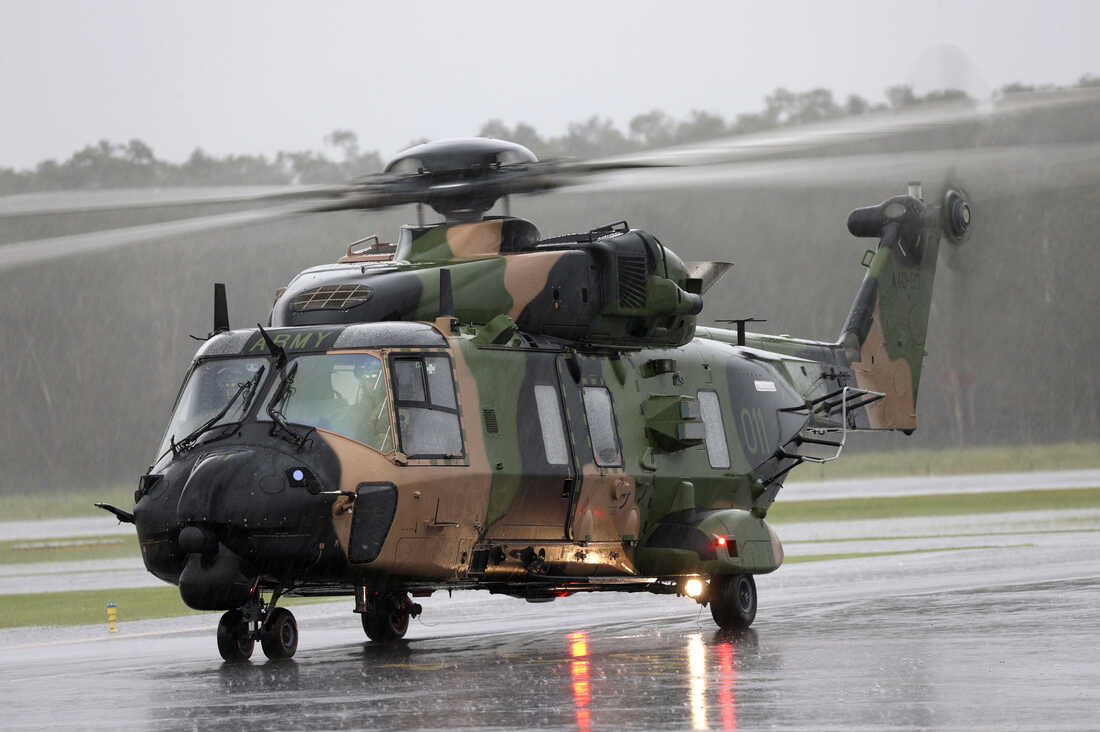 4 air crew members missing after an Australian army helicopter ditched ...