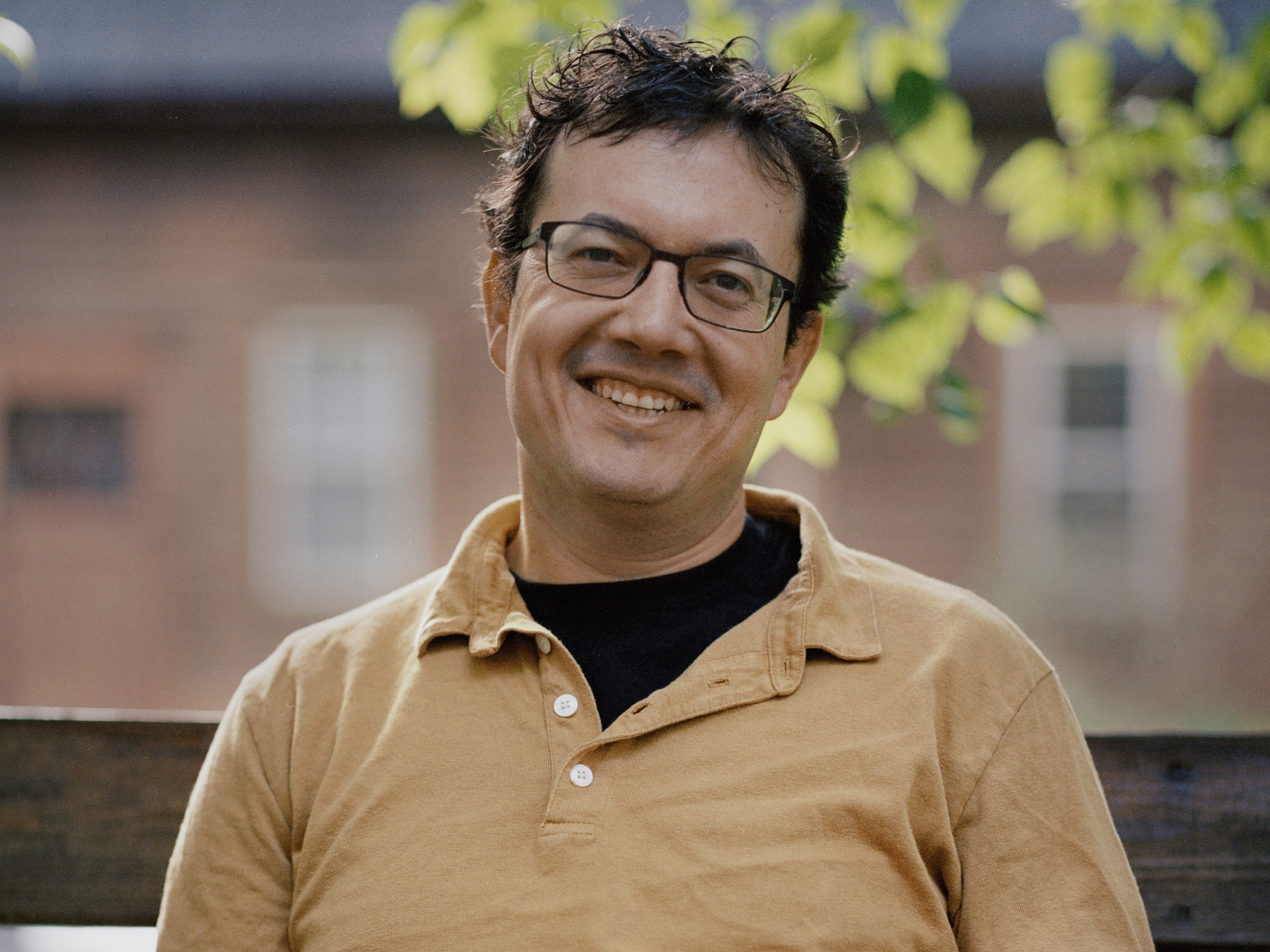 As a writer slowly loses his sight, he embraces other kinds of ...