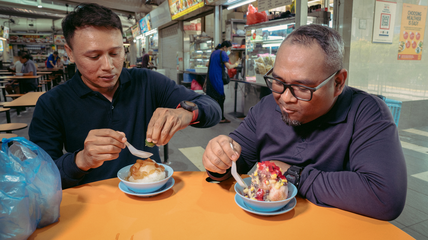 Beating heat around the world: jazzy umbrellas, cool mosque floors, ice beans : Goats and Soda : NPR