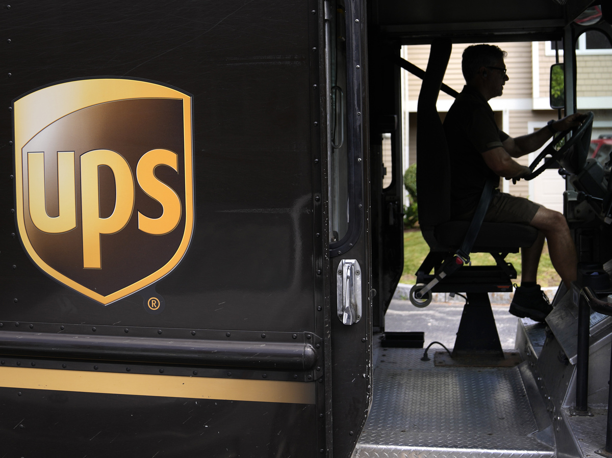 UPS workers approve 5-year contract, capping contentious negotiations : NPR