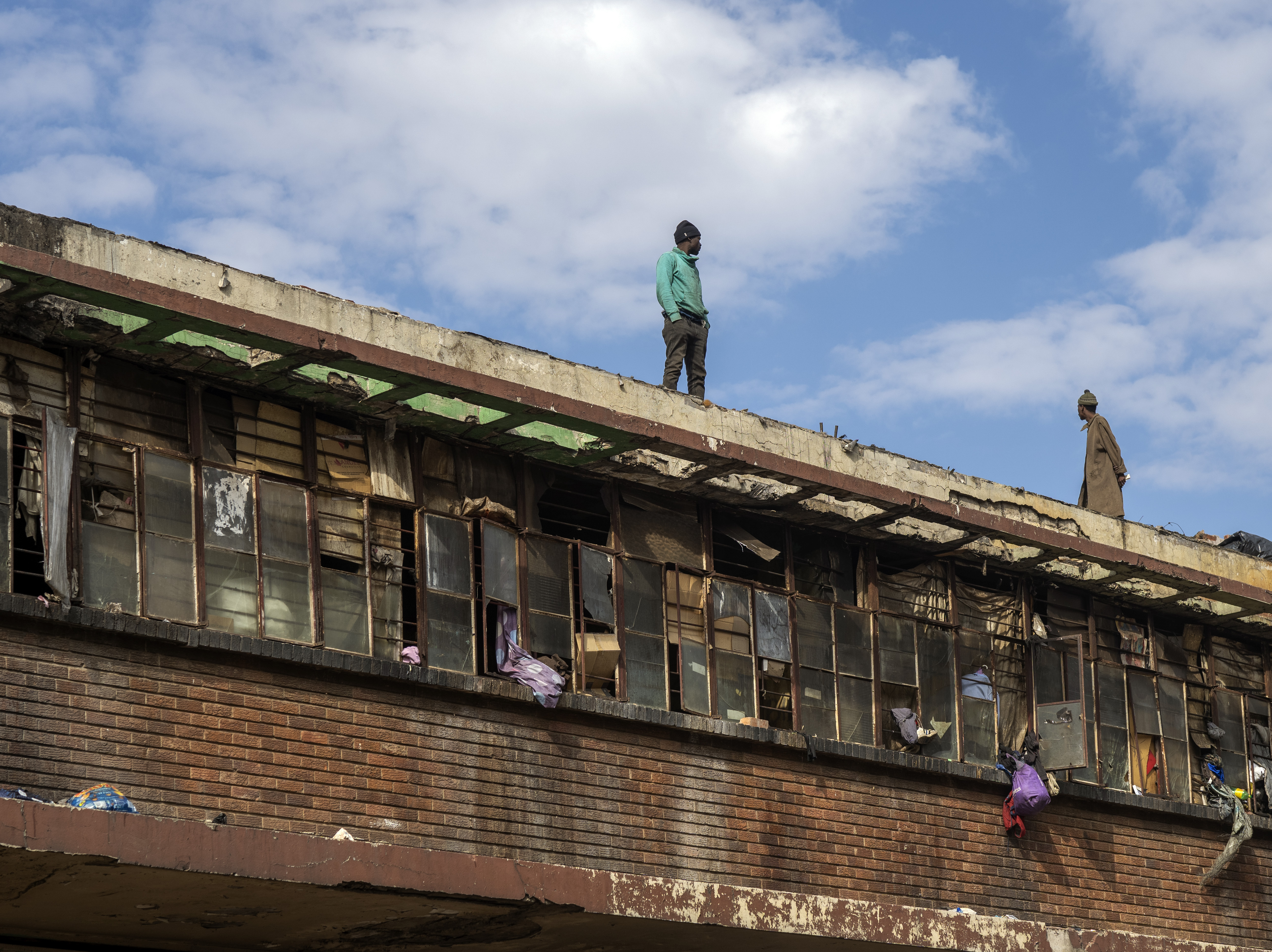 With Johannesburg's building fire, the misery of gang-hijacked towers ...