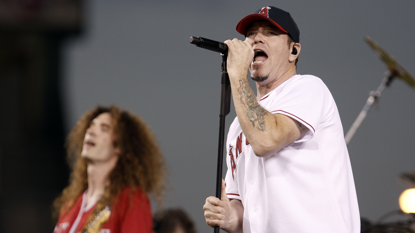 Steve Harwell, the former lead singer of Smash Mouth, has died at 56 : NPR