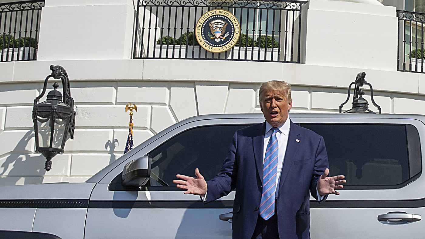 Trump Will Visit Striking Auto Workers, Reception Could Be Mixed : The ...