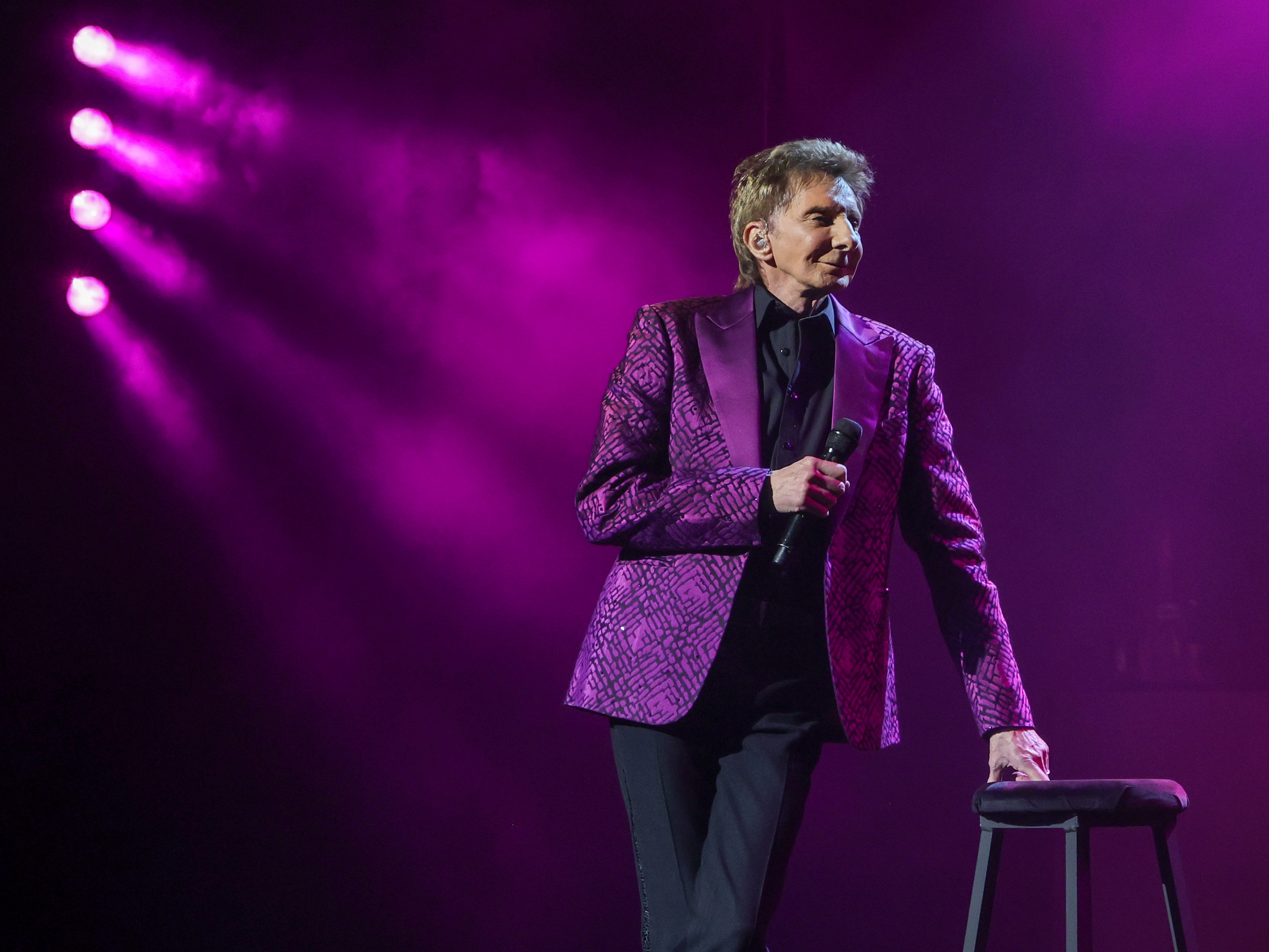 Barry Manilow just broke Elvis's Las Vegas record | NCPR News