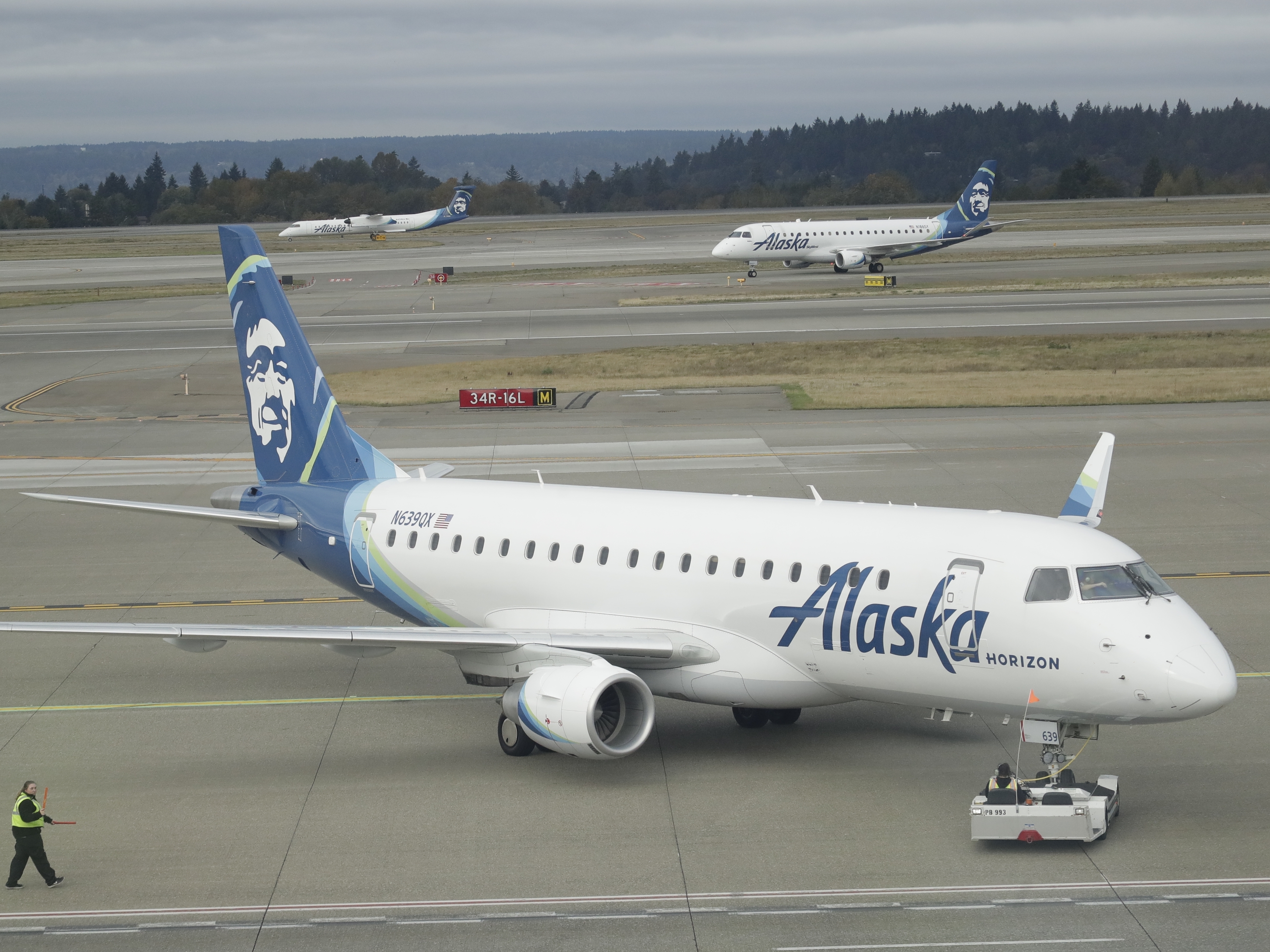 'I'm not okay,' off-duty Alaska pilot allegedly said before trying to ...