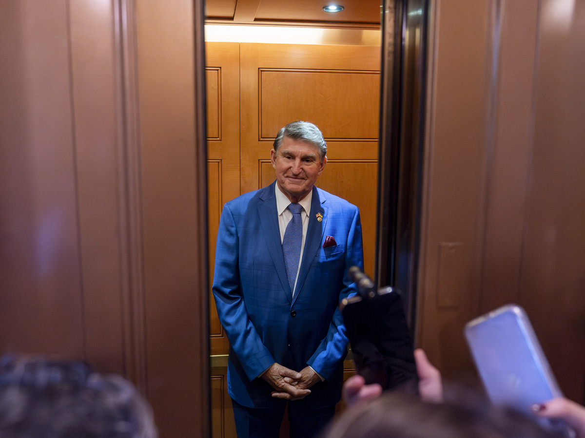 Sen. Joe Manchin of West Virginia will retire from Senate : NPR