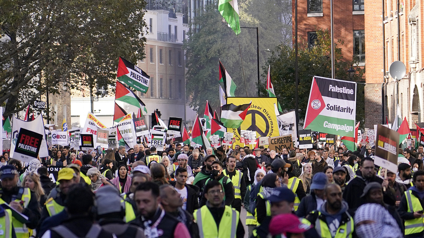 Hundreds of thousands march in London for Gaza cease-fire : NPR