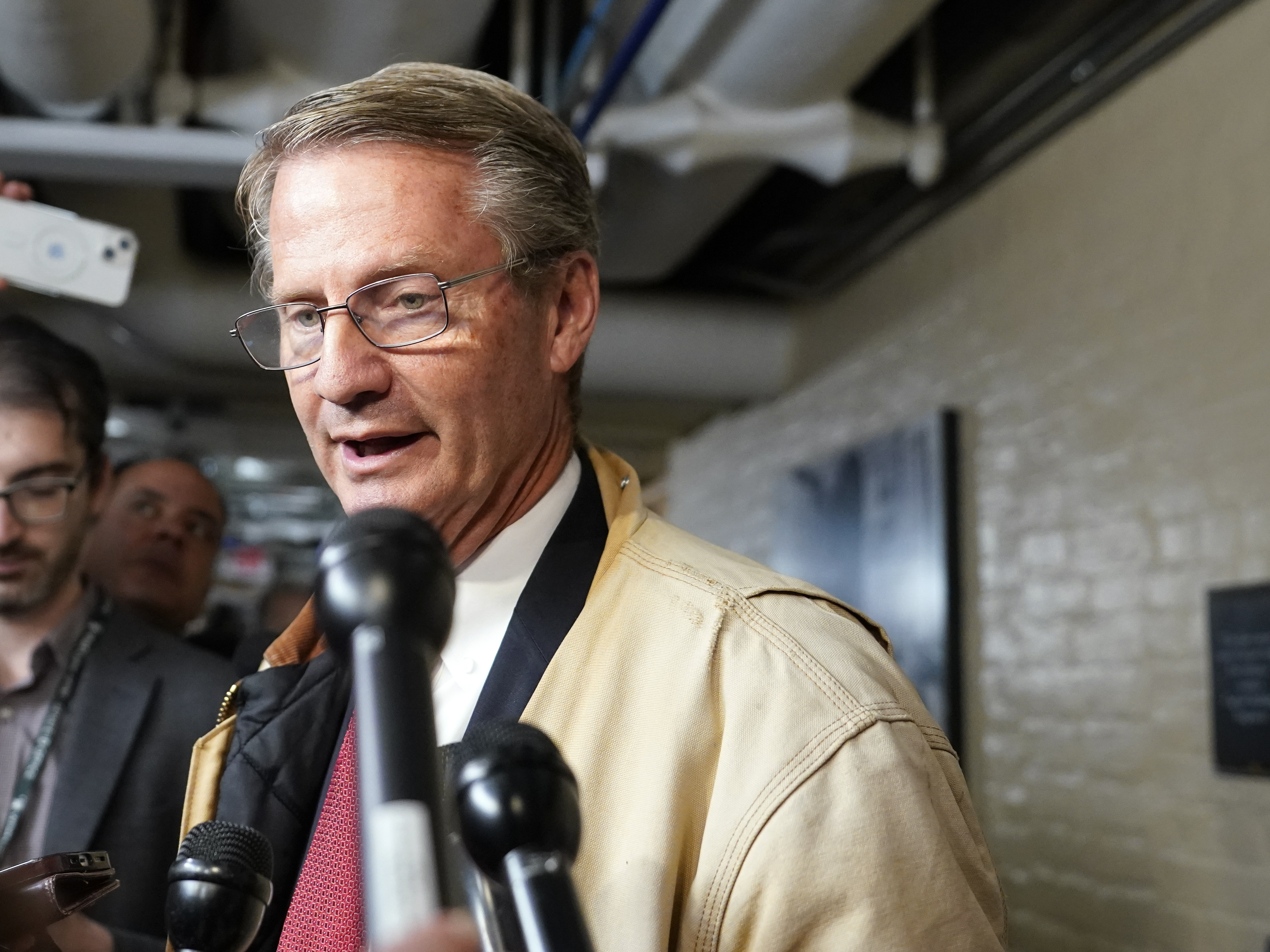 GOP rifts boil over in exchange between Reps. McCarthy and Burchett ...