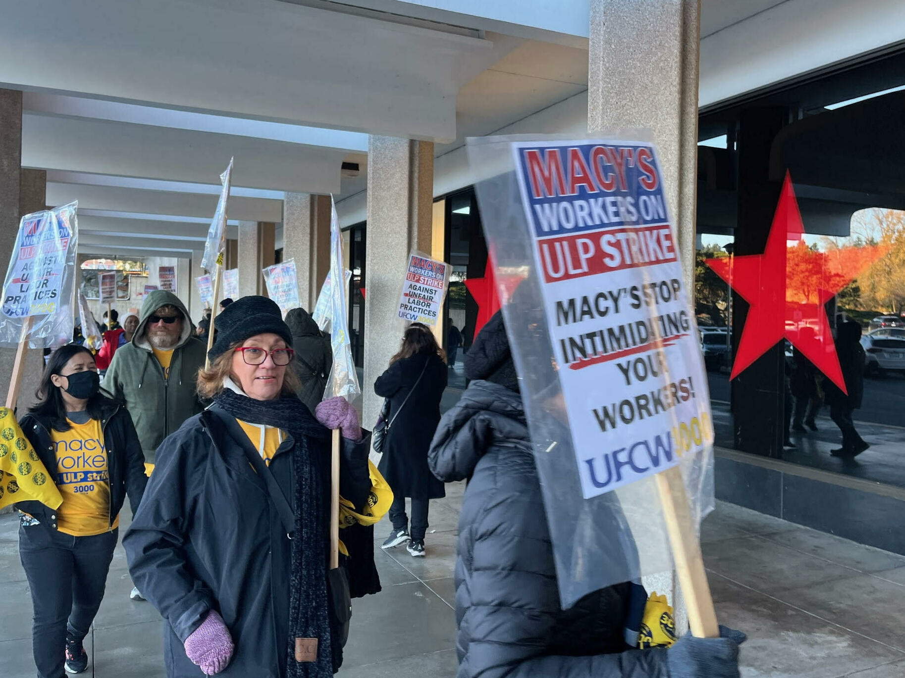 It's peak shopping — and shoplifting — season. Cops are stepping up ...