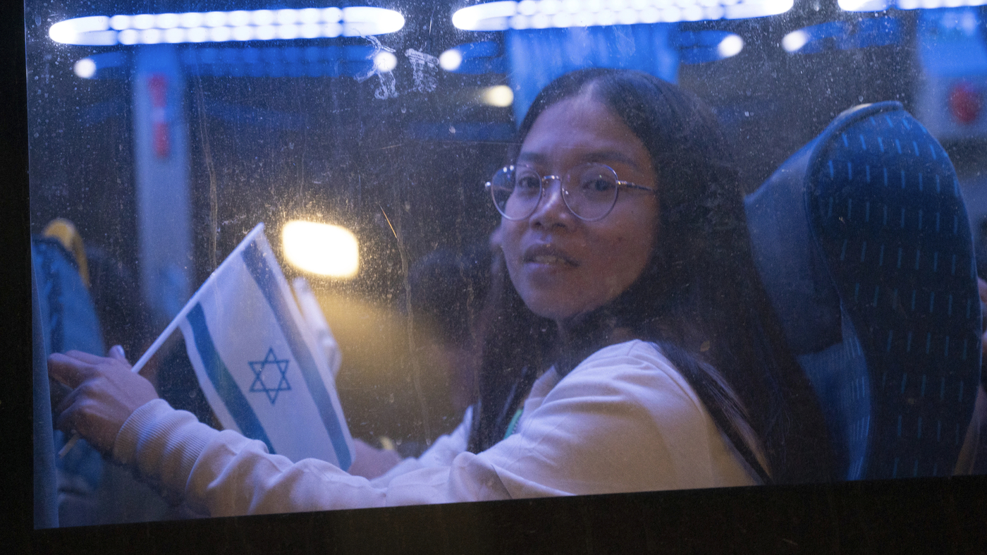 Israel and Hamas extend truce by a day : NPR