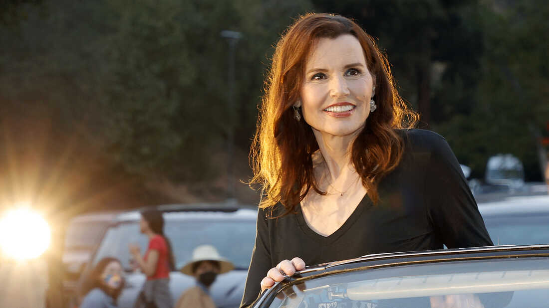 Happy Holidays with Geena Davis, Weird Al, and Jacob Knowles! : Wait ...