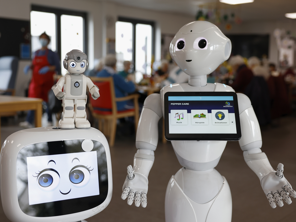 Why your robot-friend could be making you more lonely : Short Wave : NPR