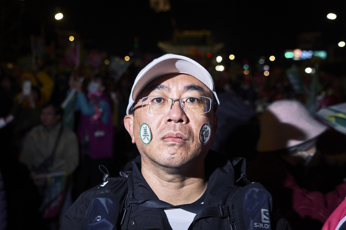 Taiwan election: costumes, color and candidates bursting into song : NPR