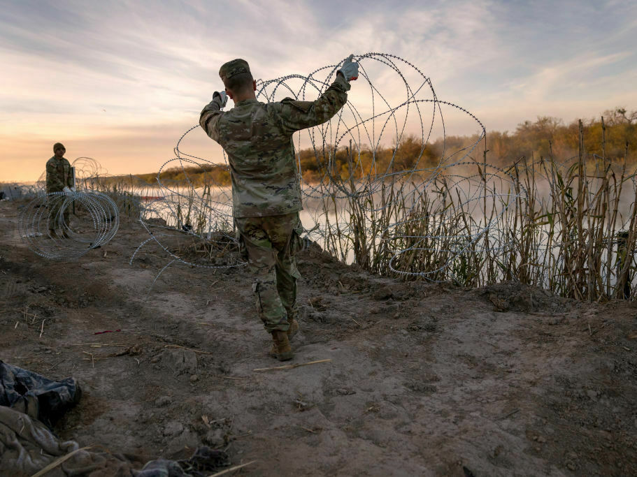 Supreme Court sides with Biden administration in Texas border razor-wire case : NPR