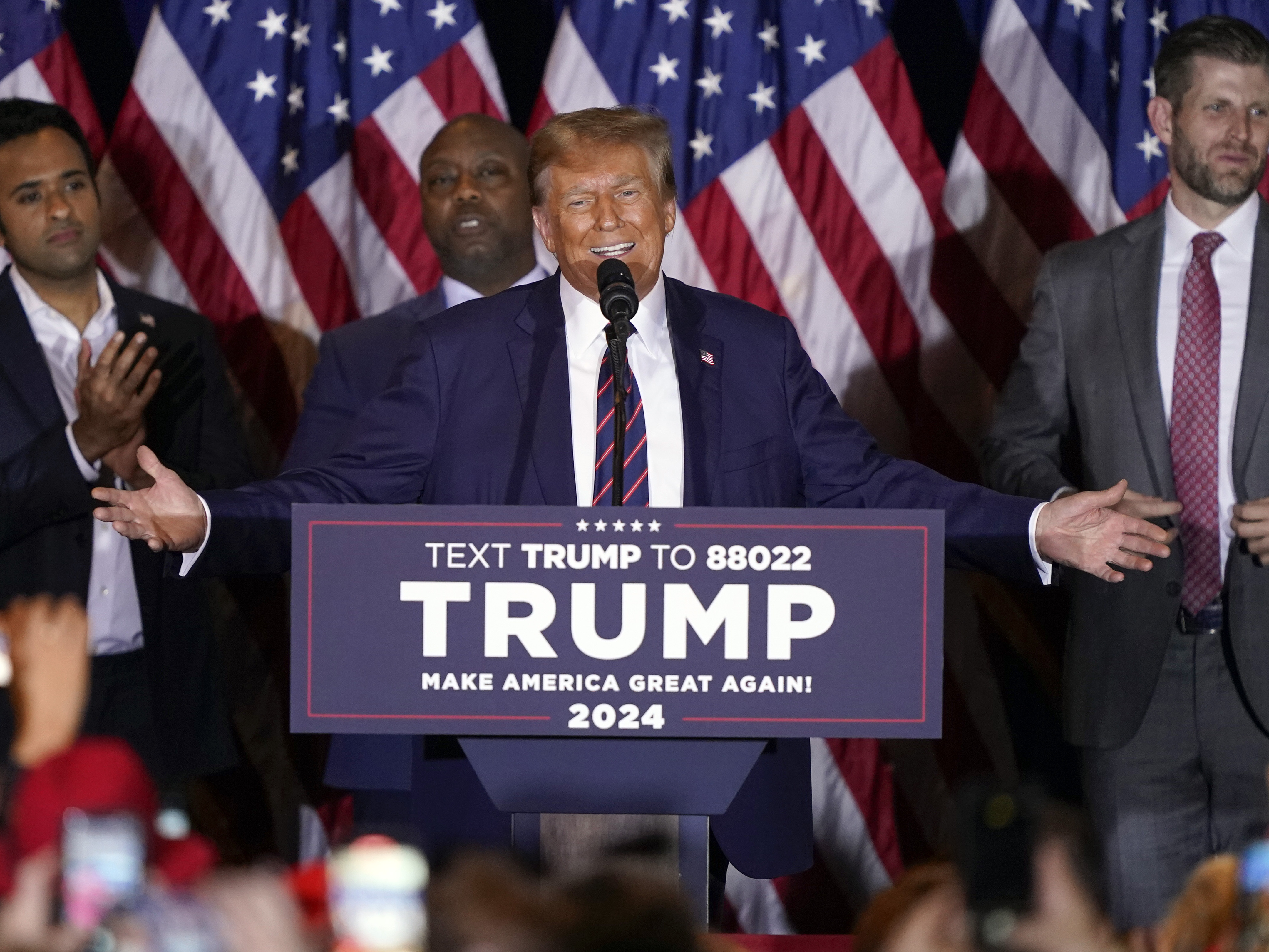 Live updates: Trump wins New Hampshire's GOP primary, Biden wins ...