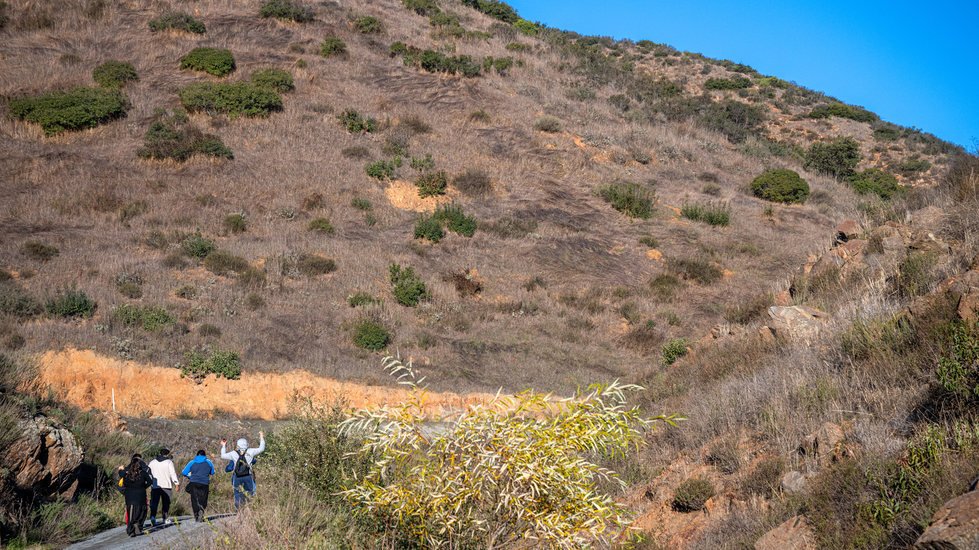 A California town saw a mass of migrants. Then something changed : NPR