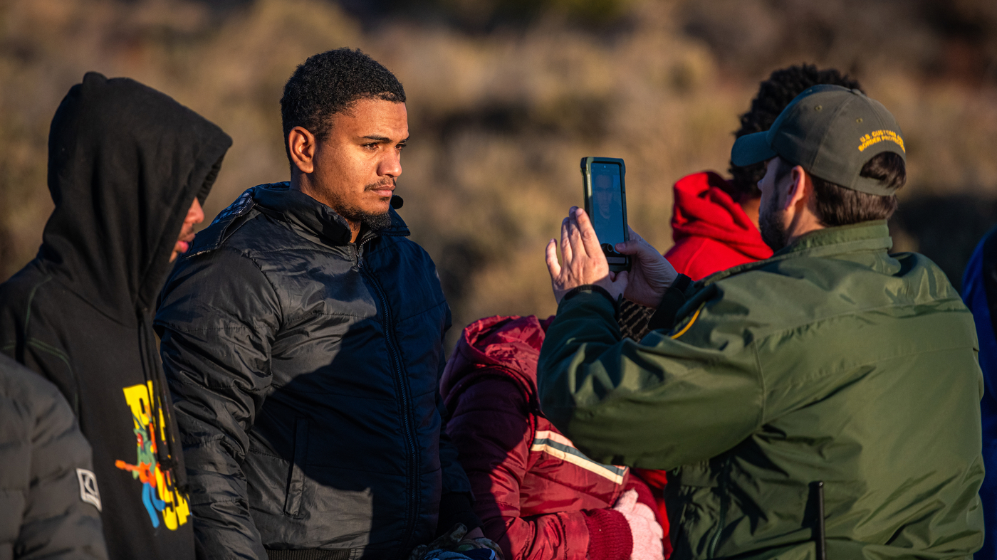 A California town saw a mass of migrants. Then something changed : NPR