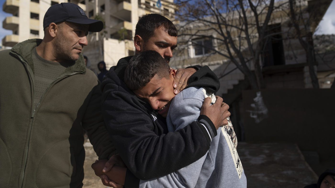 Scenes from Israel and Gaza as both sides mourn losses during ongoing ...
